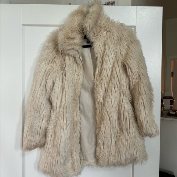 Forever 21 | Jackets & Coats | Long White Fur Zipper Coat | Poshmark